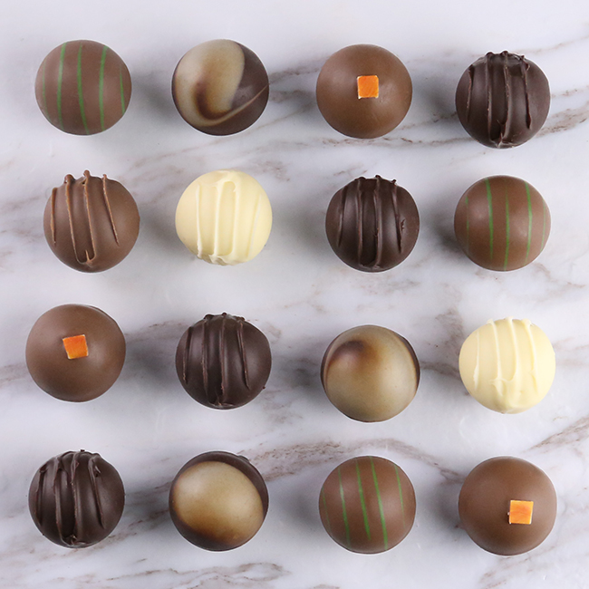 Small Enchanting Assorted Truffle Tray (24pcs) - Schoggi Meier