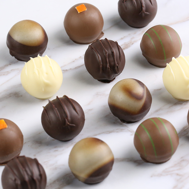 Small Enchanting Assorted Truffle Tray (24pcs) - Schoggi Meier