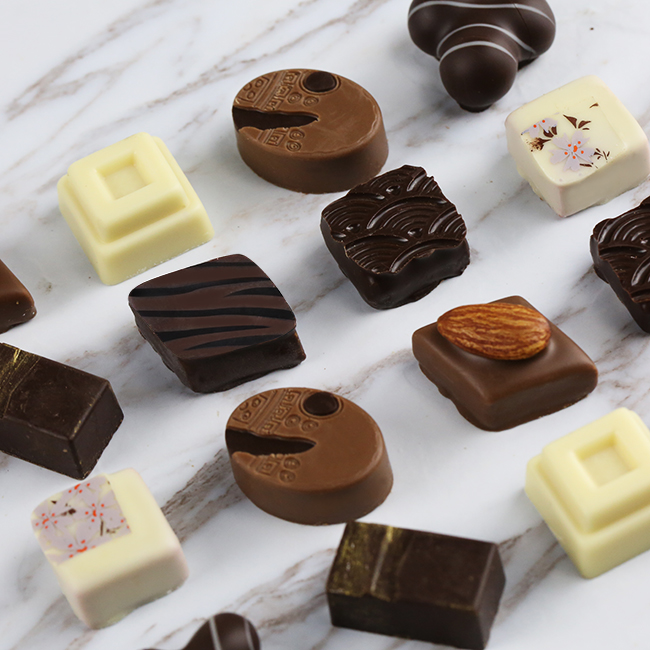 Small Blissful Assorted Praline Tray (24pcs) – Schoggi Meier