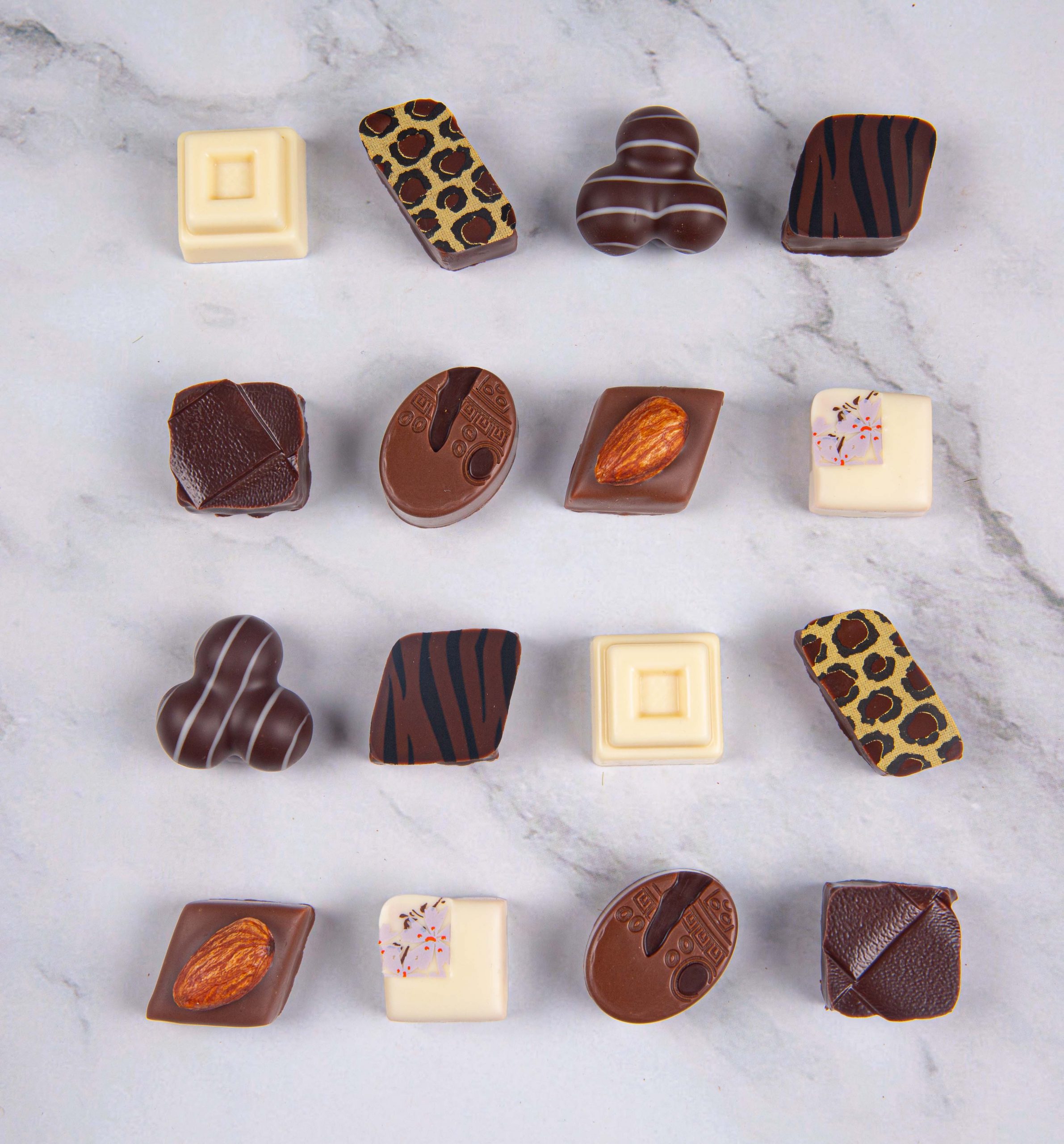 Small Blissful Assorted Praline Tray (24pcs) - Schoggi Meier